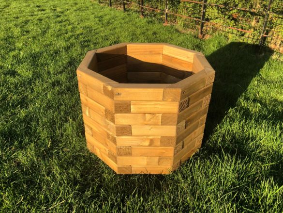 Octagonal wooden planter | Pretty Planter