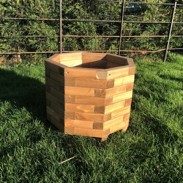 Octagonal wooden planter | Pretty Planter